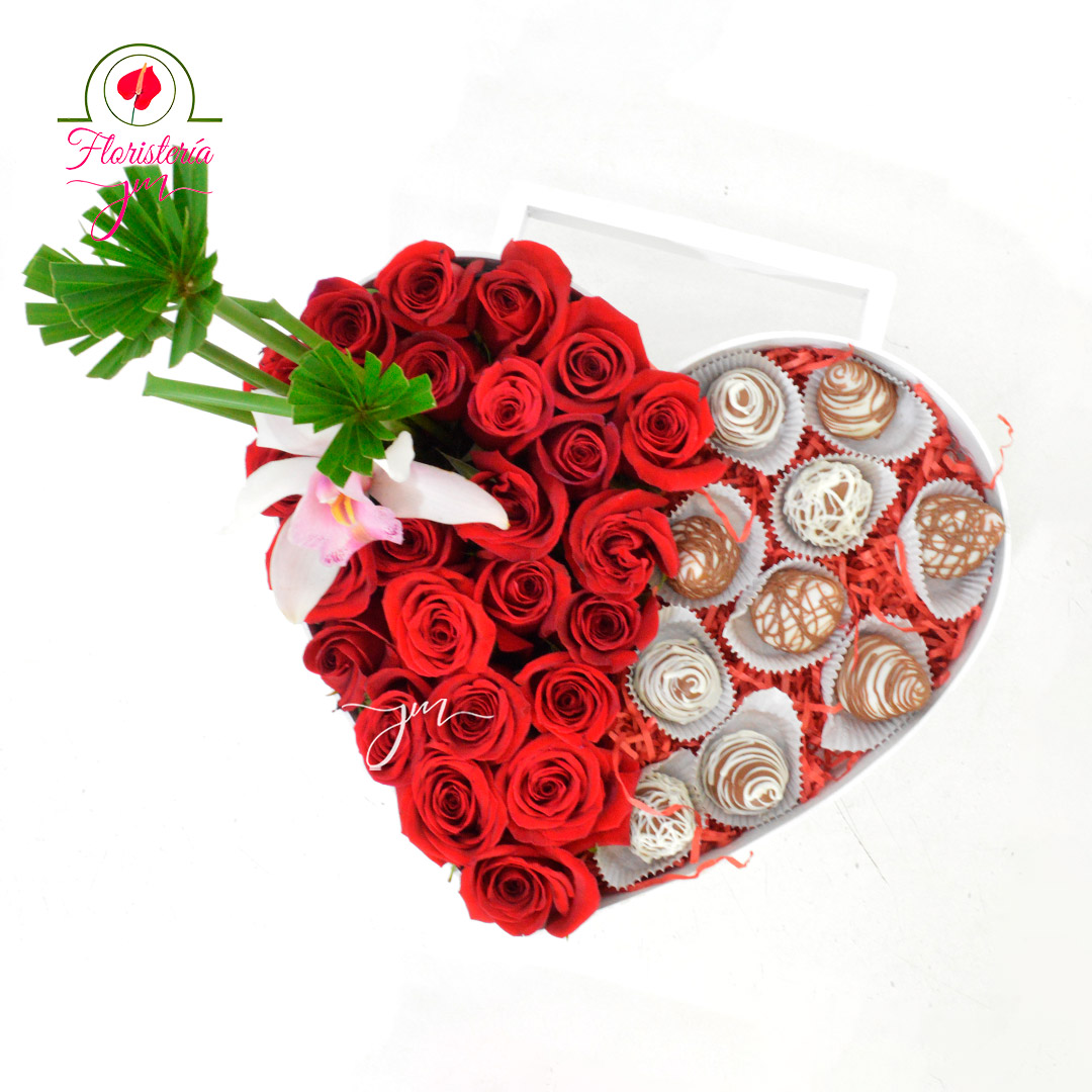 Corazón Dulce con Rosas y Fresas - JM Floristería